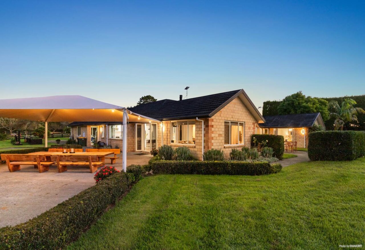 284 Patumahoe Road, Patumahoe - Luke & Jason Barfoot